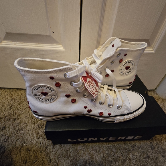 Converse All Stars | Shoes | Converse All Stars White With Red Heart ...